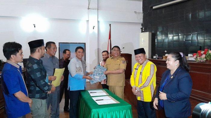 Caleg Terpilih DPRD Tana Toraja Habiskan Rp150 Juta untuk Pin Emas ...