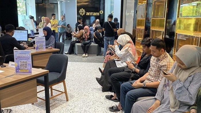 Warga Makassar Ramai-ramai Beli Emas, Sehari 6 Kg Terjual ...