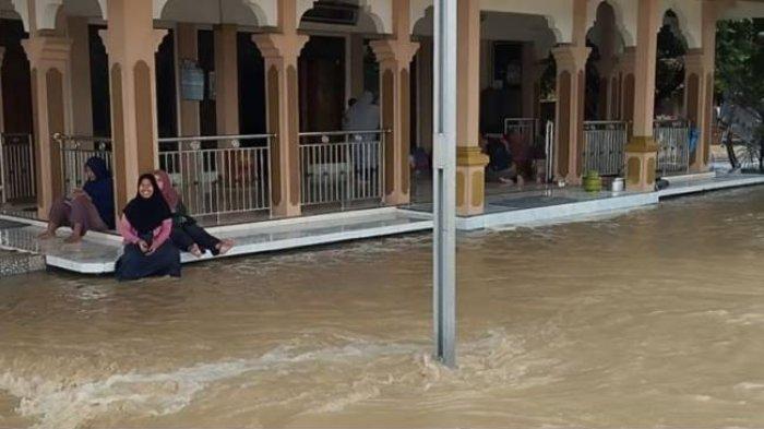 Banjir Landa Wilayah Demak, 1.400 Ha Sawah Tergenang dan 8.170 Warga Mengungsi - Halaman all ...