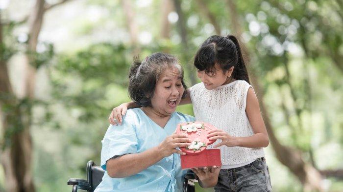 Psikolog: Berbagi pada Sesama Bisa Bikin Hidup Bahagia - Tribuntoraja.com