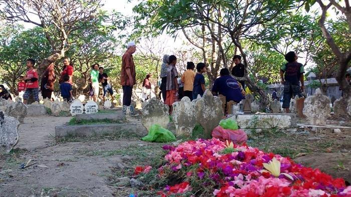 Tradisi Ziarah Kubur alias Nyekar saat Hari Lebaran Idul Fitri: Sejarah ...