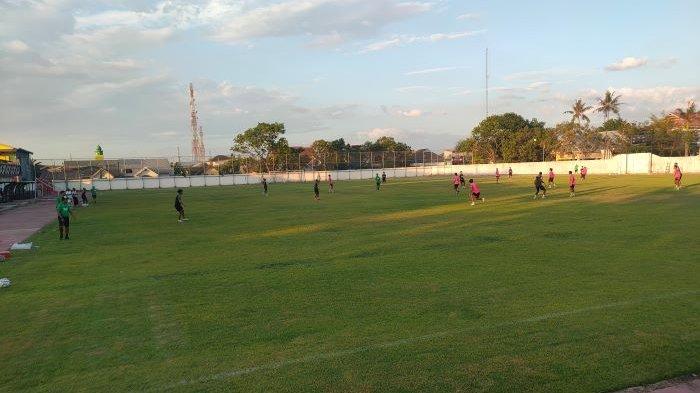 Hari Pertama Latihan PSM Makassar, Wiljan Pluim Kembali Absen ... Hari Pertama Latihan PSM Makassar, Wiljan Pluim Kembali Absen ...
