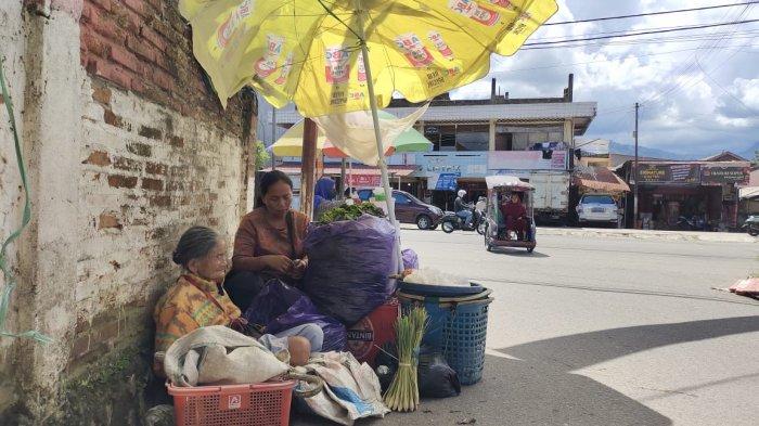 Kisah Martha Lobo, Nenek 79 Tahun yang Masih Aktif Berjualan di Pasar ...