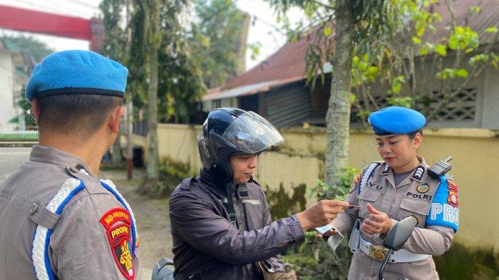 Operasi Patuh Pallawa 2024, Personil Propam Polres Tana Toraja Ikut Dirazia - Tribuntoraja.com