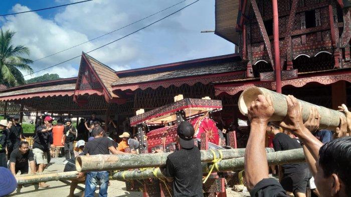 BERITA FOTO: Prosesi 'Rambu Solo', Upacara Pemakaman Ne' Linggi di ...