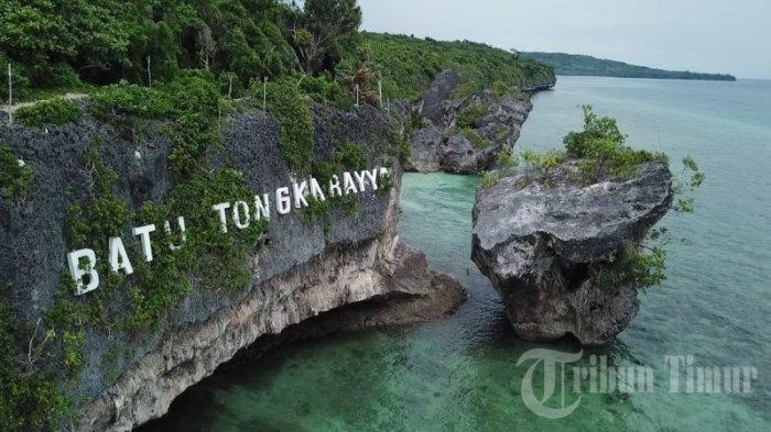 Batu Tongkarayya, Wisata dengan Tebing Batu Menakjubkan di Lembanna ...