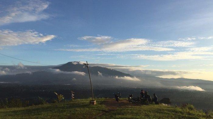 Tawarkan Sensasi Negeri di Atas Awan, Bukit Bawang Bakung Jadi Wisata ...