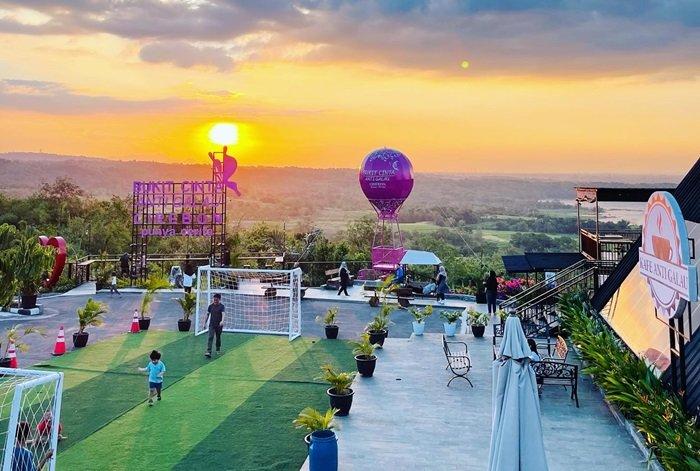 Pesona Bukit Cinta Anti Galau di Mundu, Cirebon, Jawa Barat, Tawarkan ...
