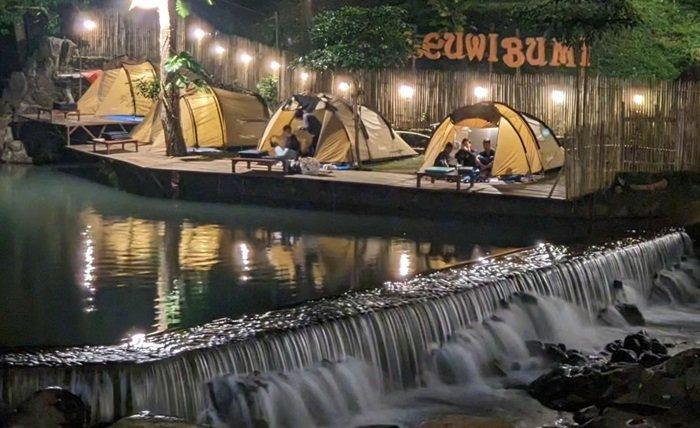 Camping dengan View Air Terjun, Kunjungi Curug Leuwi Bumi di ...