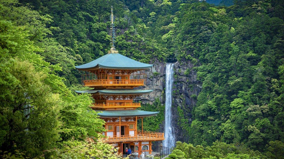 10 Tempat Terindah di Jepang, dari Kumano Kodo hingga Kuil Emas ...