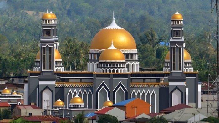 Megahnya Masjid At Taqwa di Kecamatan Babussalam, Aceh Tenggara, Aceh ...
