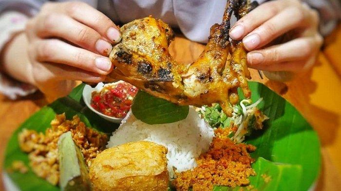 5 Tempat Makan Siang Enak di Manokwari Papua, Ayam Bakar Wong Solo Murah & Porsinya Banyak ...