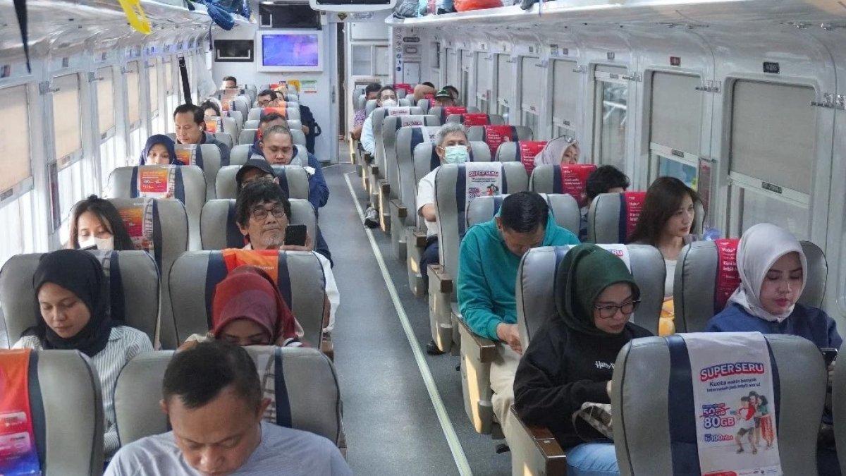 6 KA Layani Rute Surabaya-Cirebon, Simak Jadwal Kereta Api dengan Harga Tiket Mulai Rp 225 Ribu ...