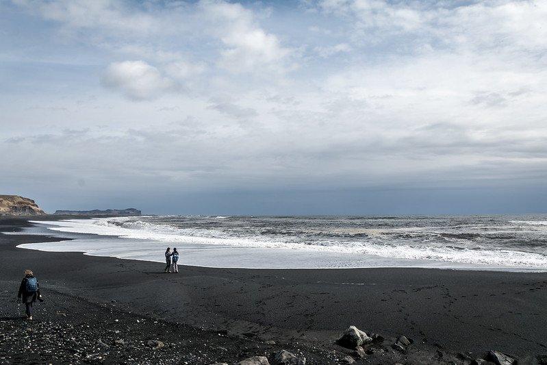 10 Pantai Terunik di Dunia, Ada yang Berkerikil Kaca hingga Berwarna ...