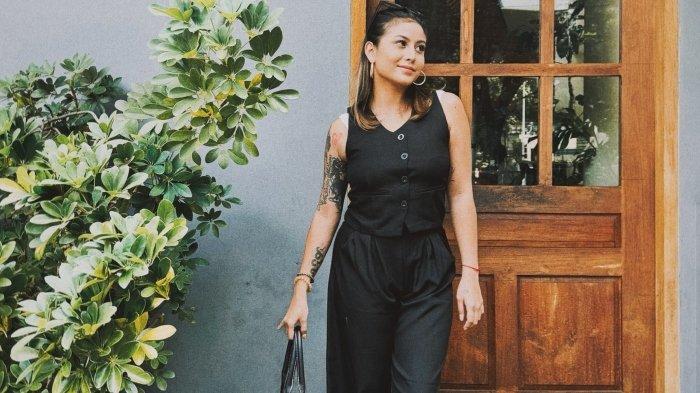 Fakta-fakta Awkarin Diancam Driver Ojol gegara Telat Angkat Telepon dan ...