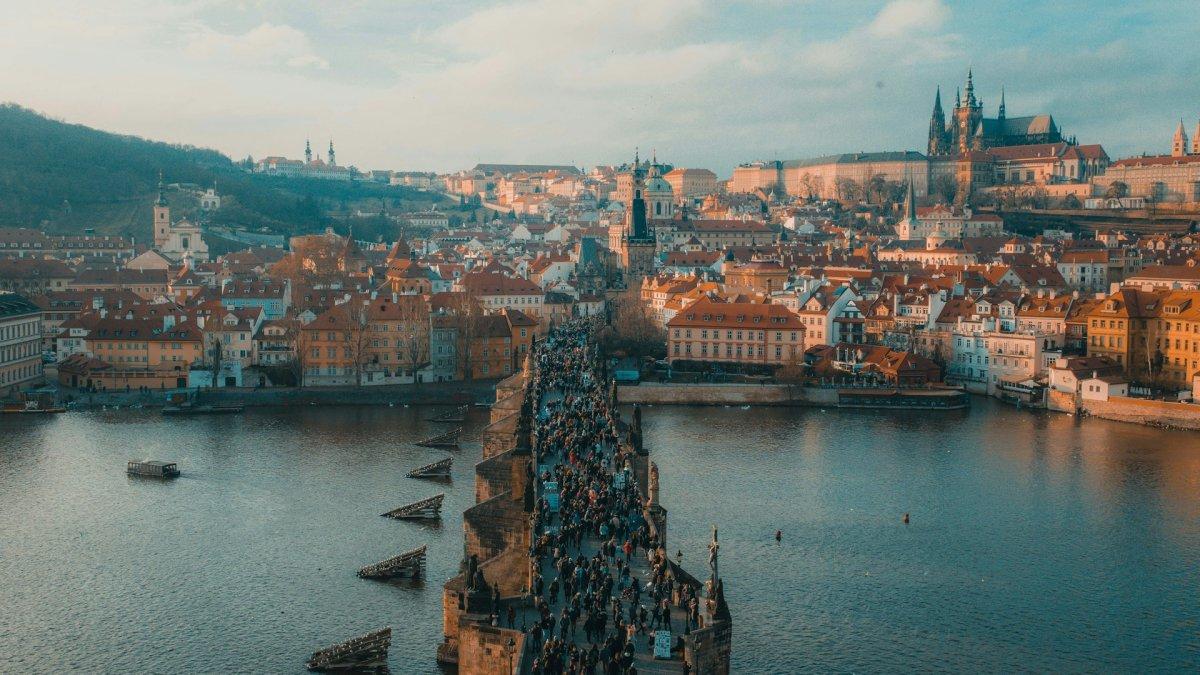 7 Tempat Wisata di Praha Ceko yang Gratis Buat Dikunjungi, dari Charles ...