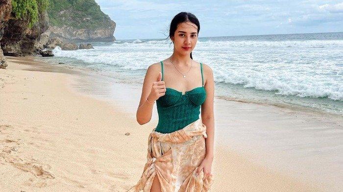 Liburan ke Bali, Anya Geraldine Bersantai di Kolam Renang Bareng Sahabat - Tribun Travel