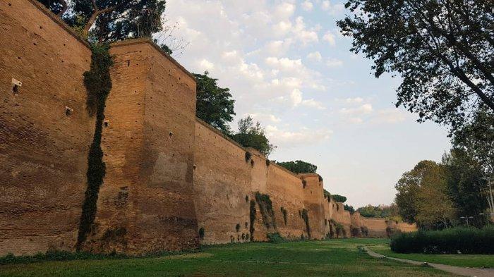 Selain Tembok Besar China, Kenali 5 Tembok Bersejarah Lainnya di Dunia ...