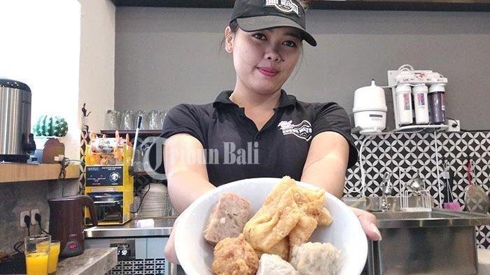 Bakso Babi Goreng Bunga Jadi Kuliner Favorit di Bali - Tribun Travel
