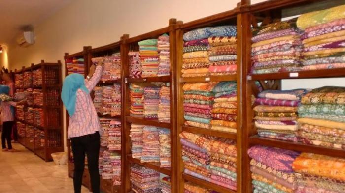 Batik Tabir - Selain Bolu Kemojo dan Keripik Nanas, Ini Alternatif Oleh ...