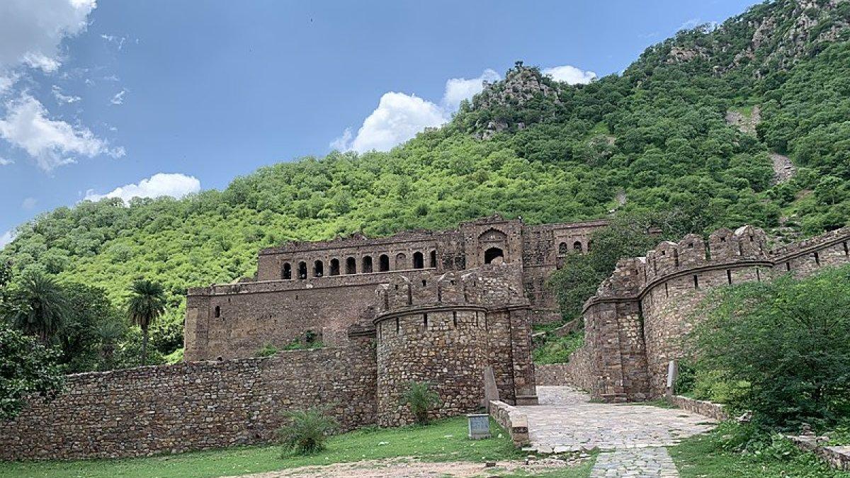 12 Tempat Paling Misterius di India, dari Tanah Abadi Gyanganj hingga ...