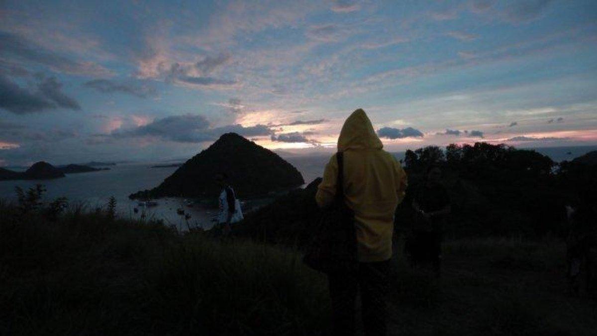 Bukit Cinta, Tempat Wisata di Labuan Bajo dengan Spot Terbaik untuk ...
