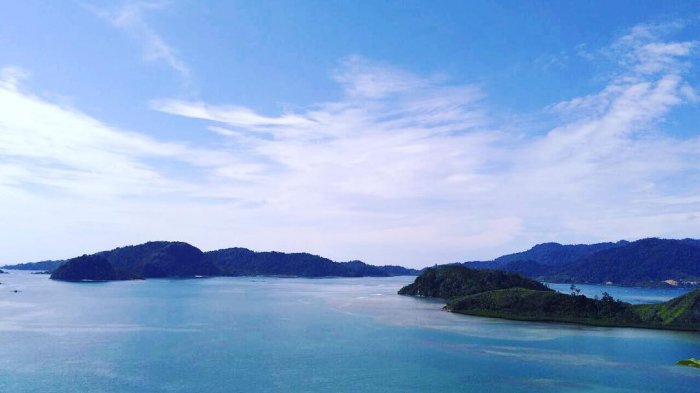 6 Destinasi Wisata yang Lagi Hits di Sumatera Barat, Pulau Setan hingga ...