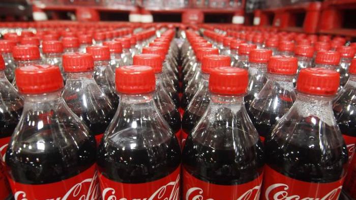 Dikenal Karena Warna Ikoniknya, Seperti Inilah Kisah Logo Merah Minuman ...