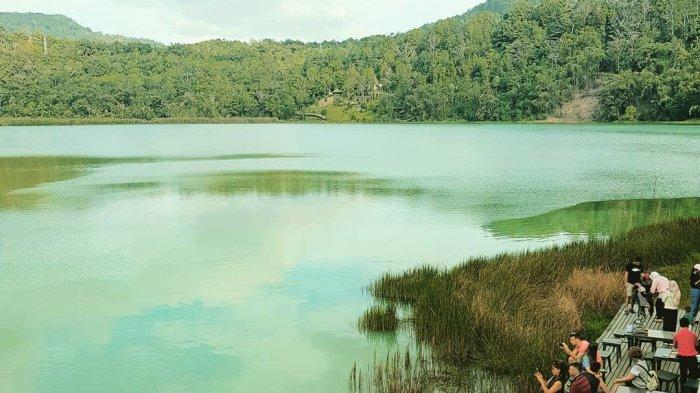 4 Danau di Indonesia Ini Punya Warna yang Unik, Mana Saja ya? - Tribun ...