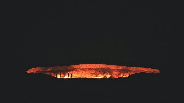 Kisah di Balik 'Gerbang Neraka' Turkmenistan, Kawah Api Raksasa yang ...