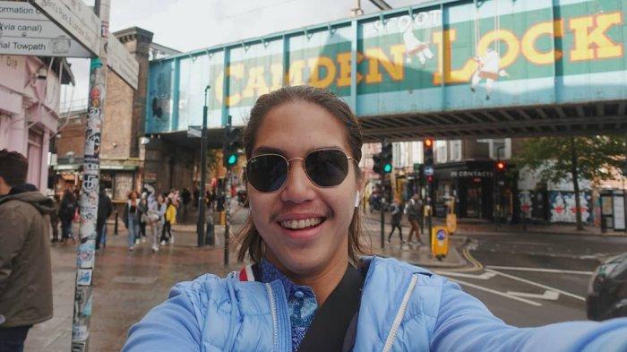 Liburan Artis - Potret Serunya El Rumi saat Traveling ke London ...