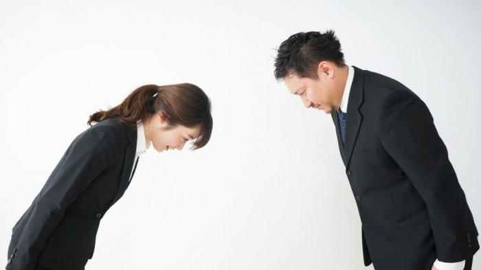 Fakta Unik Ojigi, Tradisi Membungkukkan Badan Sebagai Tanda Hormat di ...