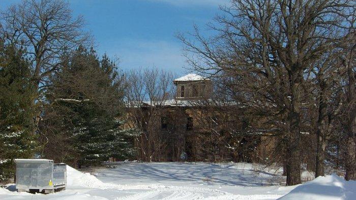 Menguak Kisah Misterius dan Tragis Foote Mansion di Eureka Wisconsin ...