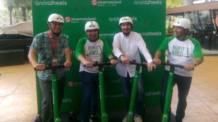 7 Tips Aman Jalan-jalan Pakai GrabWheels - Tribun Travel