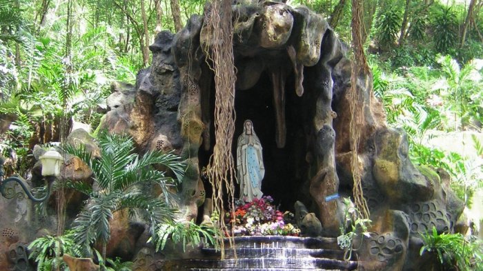 Wisata Religi - Tak Hanya Tempat Ibadah, 6 Gua Maria di Pulau Jawa Ini ...