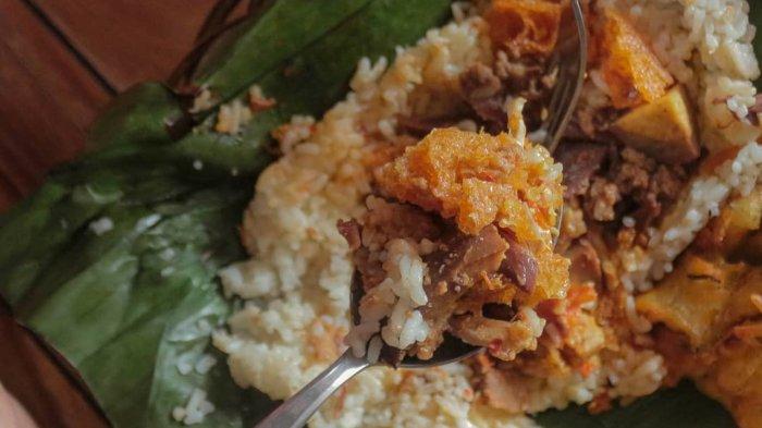 5 Warung Gudeg Mercon di Jogja untuk Makan Malam, Gudeg Basah Mbok ...