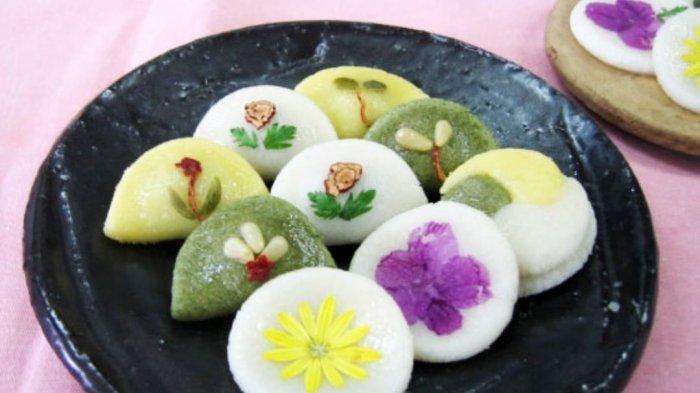 Hwajeon, Kue Tradisional Korea Selatan yang Terbuat dari Bunga ...