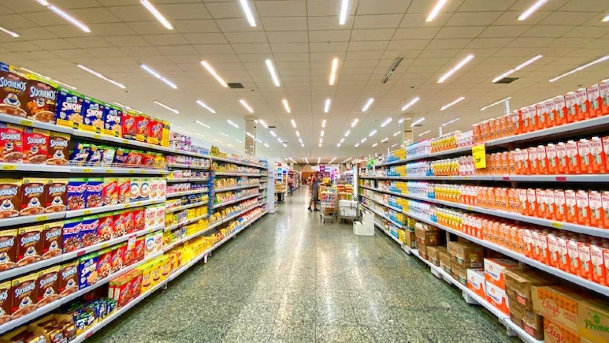 Belanja Bahan Makanan Khas Indonesia di Bandung Food Center Qatar, Ada ...