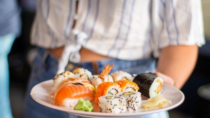 Jepang Kembangkan Sushi Khusus Ibu Hamil, Isian Unik dengan Harga Rp ...