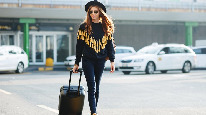 Tips Traveling - Tak Perlu Bawa Banyak Baju! Outfit Ini Pas Dikenakan ...