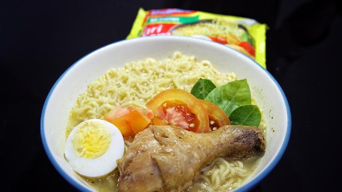 5 Fakta Unik Indomie yang Bumbunya Diracik Oleh Nunuk Nuraini dan ...