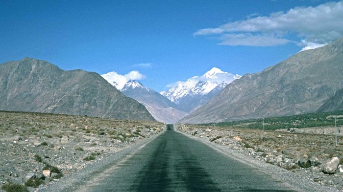 5 Jalan Raya Terpanjang di Dunia, Ada yang Jaraknya 41 Kali Lipat ...