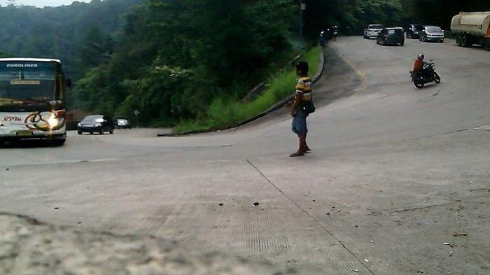 Terkenal dengan Tikungan & Tanjakan, Jalur Ekstrem Sitinjau Lauik Ternyata Punya Pemandangan ...