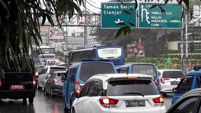 Viral Video Lalu Lintas Kawasan Puncak Macet Oleh Wisatawan, Ternyata Ini Penyebabnya - Tribun ...