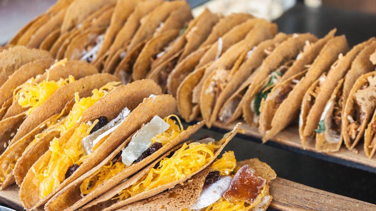 Pad Thai, Pad Kra Pao dan 18 Makanan Kaki Lima Enak di Thailand yang ...