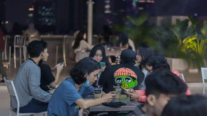 Viral Tempat Ngopi di Rooftop Kuningan City Jakarta, Pemandangannya ...