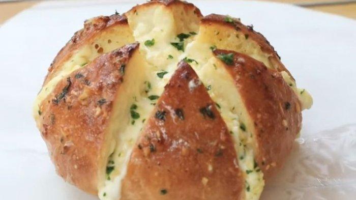 Resep Praktis Korean Garlic Bread, Roti Bundar dengan Cream Cheese yang ...