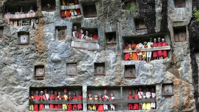 Destinasi Toraja - Serem tapi Unik! Ini 3 Wisata Kuburan di Tana Toraja ...