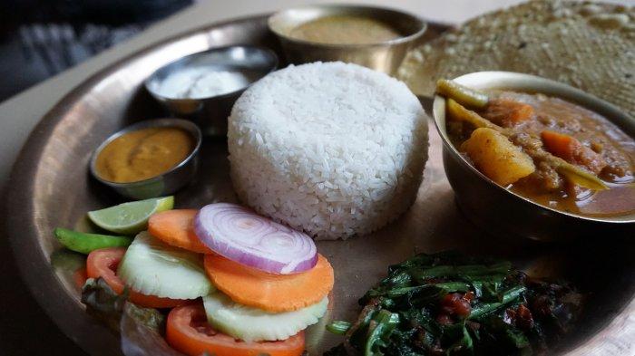 9 Kuliner Khas Nepal, dari Fermentasi Sayuran Gundruk hingga Kue ...