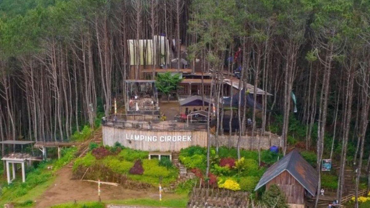 Harga Tiket Masuk Lamping Cirorek, Tempat Wisata Baru untuk Healing di Tengah Hutan Pinus Garut ...